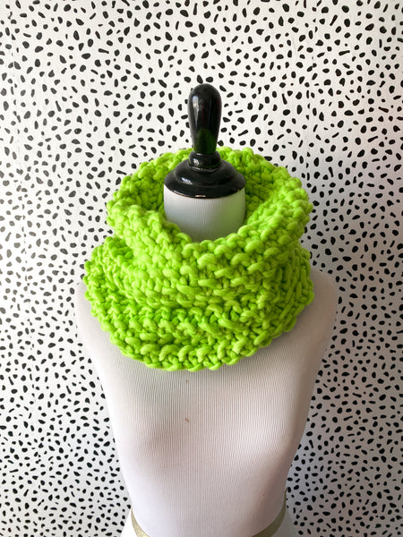 Merino Bubble Fluff Cowl in Neon Green – Nickichicki